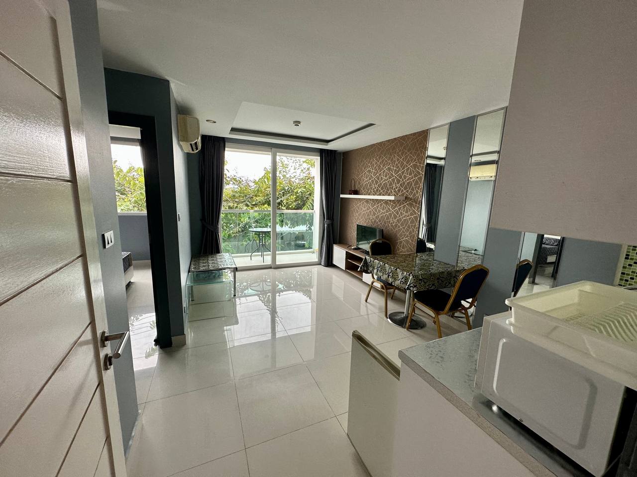 Renovated 1-Bedroom Resort-Style Condo in Amazon Jomtien